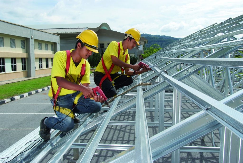 Pemasangan Kekuda Bumbung (Keluli) Tahap 2 - Akademi Binaan Malaysia
